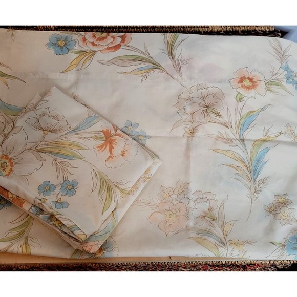 Unbranded | Bedding | Vintage Pillow Cases Brown Floral Set Of 2 ...